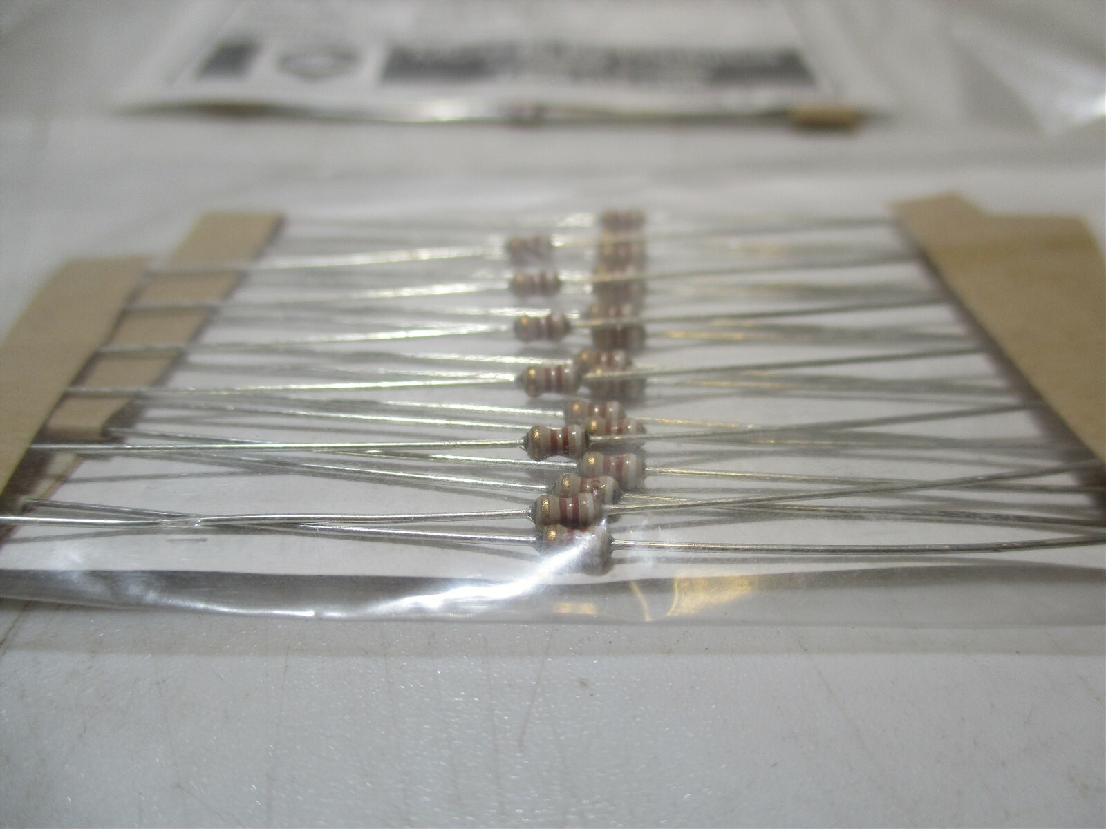 MCM Electronics (373-910) 1/8 Watt 910Ω Flameproof Resistors - Lot of ...