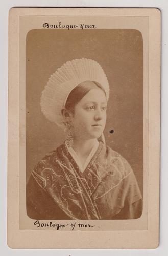 CDV Berthaud - Jeune bretonne de Boulogne/Mer - Vintage albumen print c ...