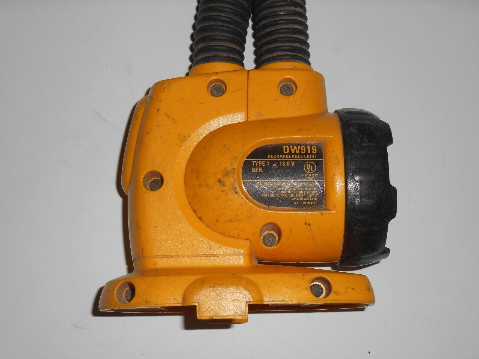 DeWALT DW919 18v Cordless Flexible Floodlight Flash Light - 18V Bare ...