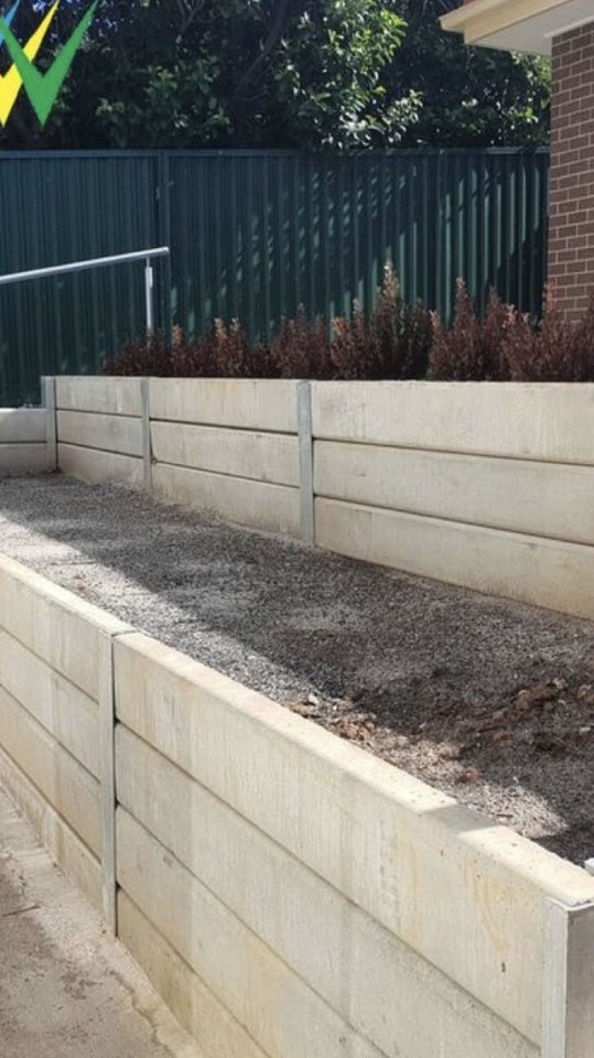 RSJ SLEEPER RETAINING WALL POSTS - HEAVY DUTY TOUGH HOT DIPPED GALV ...