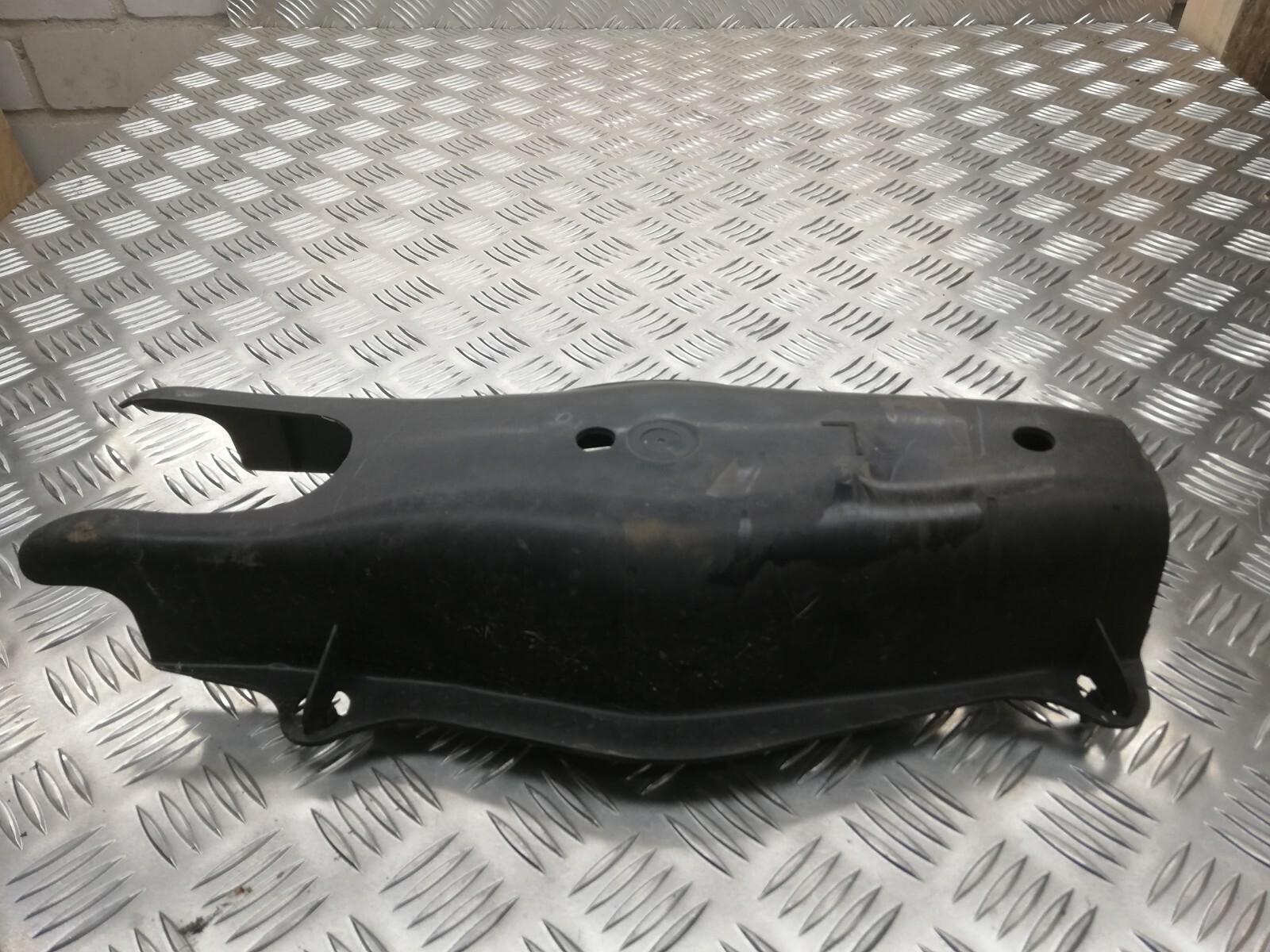 B49 Mercedes-Benz GLC COUPE C253 Rear Left Control Arm Cover ...