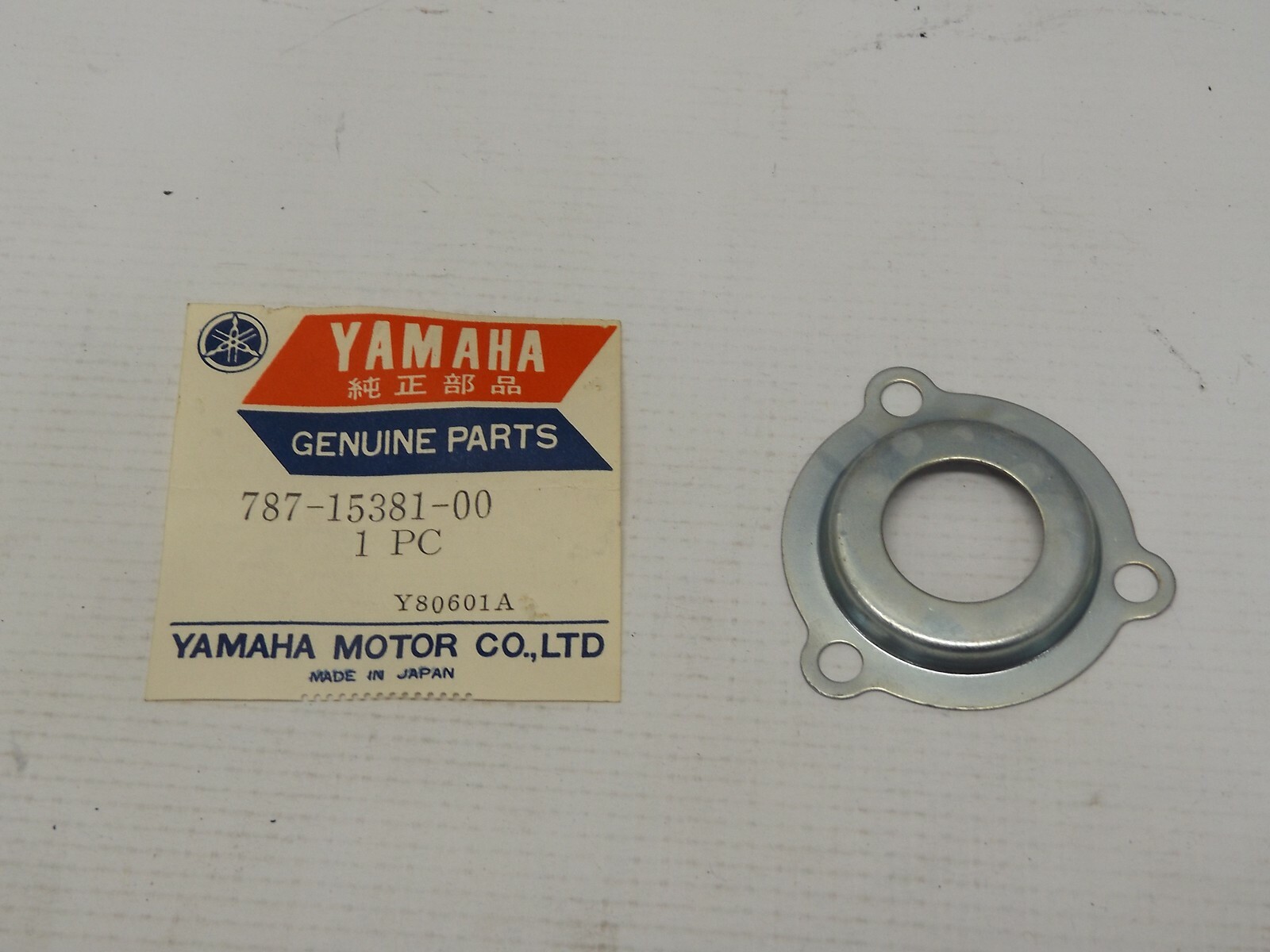 NOS YAMAHA 787-15381-00-00 BEARING COVER PLATE | eBay