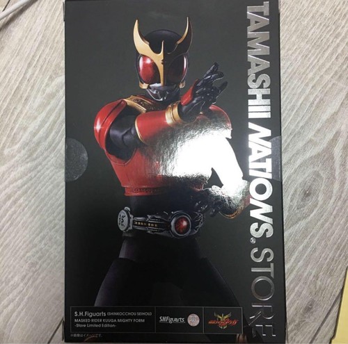 Kamen Rider Kuuga Mighty Form S.H. Figuarts Store Limited Edition ...