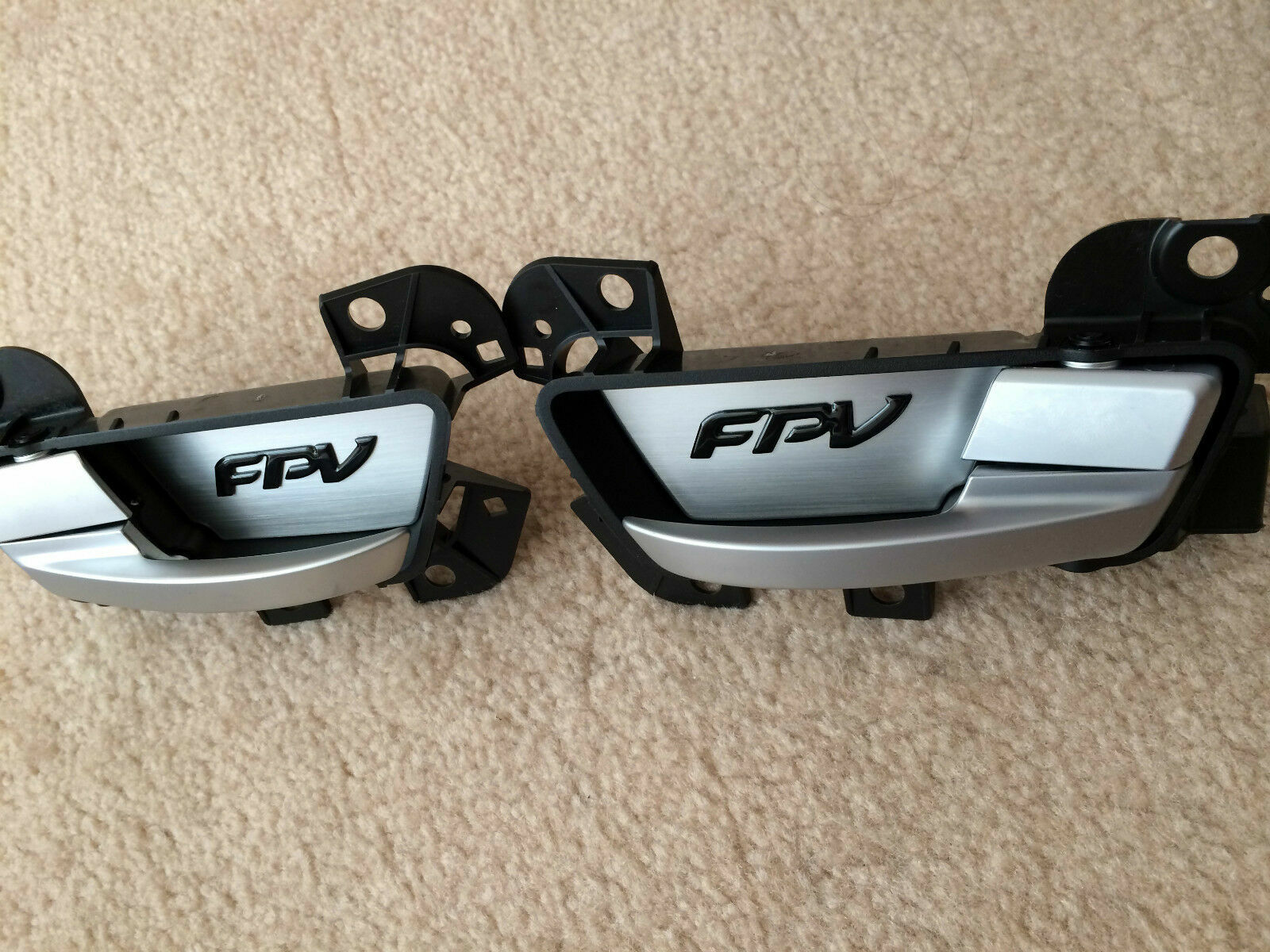 *FPV INTERIOR DOOR HANDLE INSERT BADGE FOR FPV/FORD FG FALCON XR6/XR8 ...