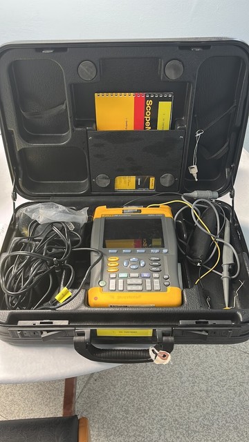 Fluke 199B Handheld Digital Oscilloscope 200MHz 2 Channels for sale ...