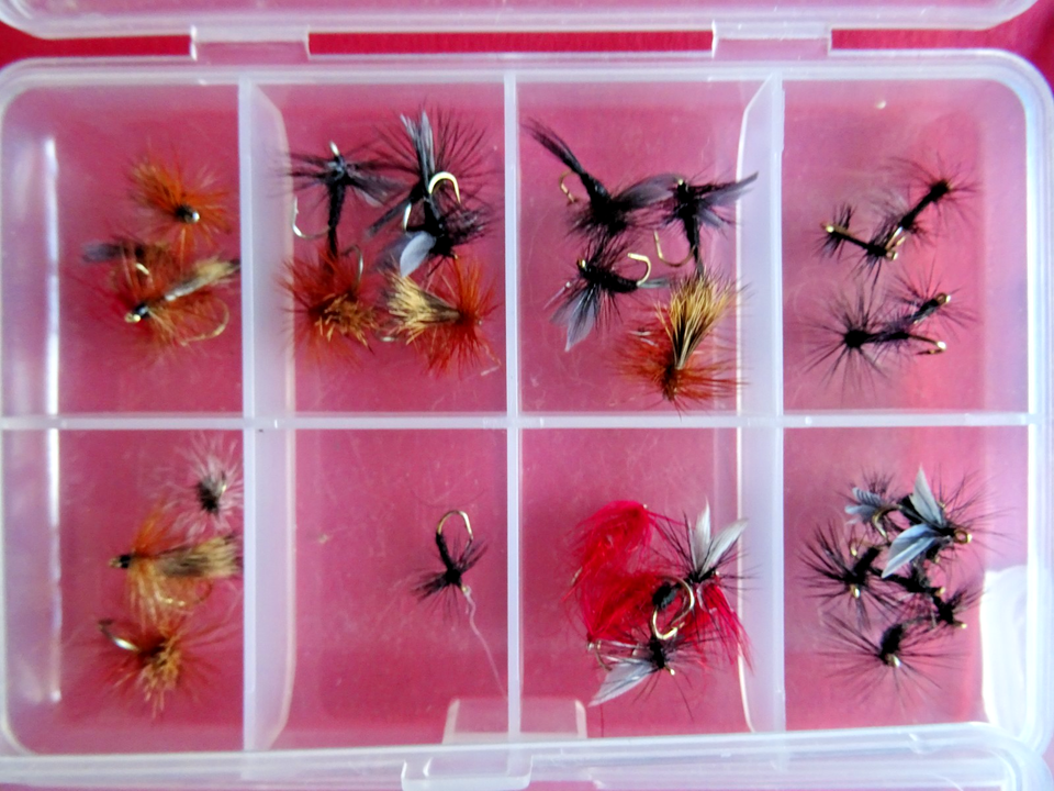 8 SMALL FISHING LURE BOXES + LARGE COLLECTION OF ARTIFICIAL TROUT FLIES ...