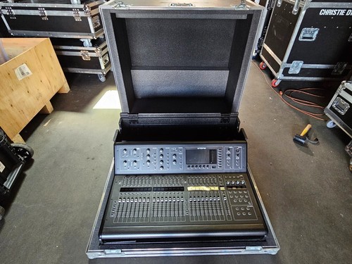 Used Midas M32 32-Ch Digital Mixing Console in Wheeled Road Case | eBay