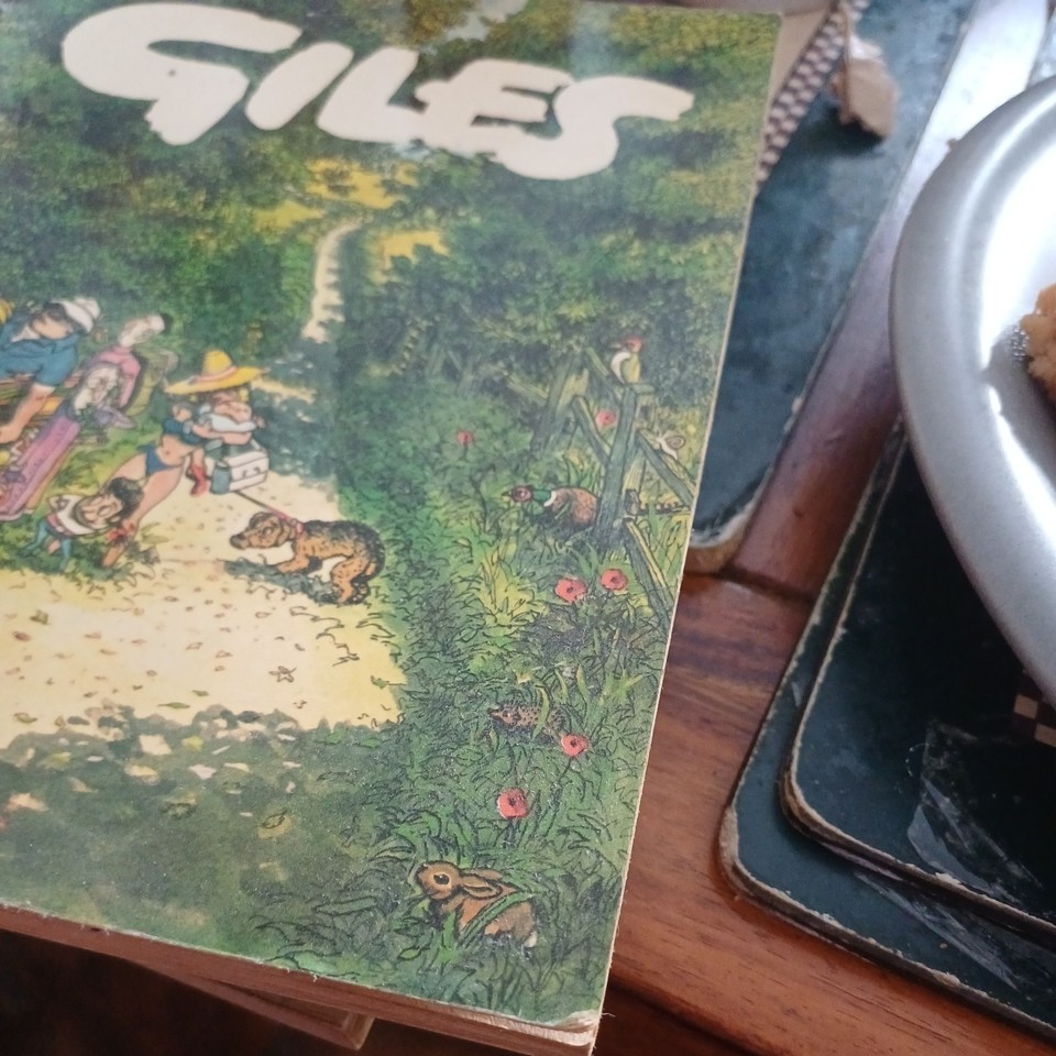 GILES - CARTOON ANNUAL No.33 - THIRTY-THIRD SERIES | eBay UK