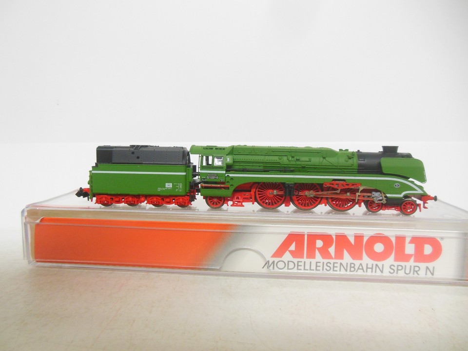 ARNOLD N 2503 - nicht fahrbereite BR 02 0201-0 DR - Vitrinenmodell in ...