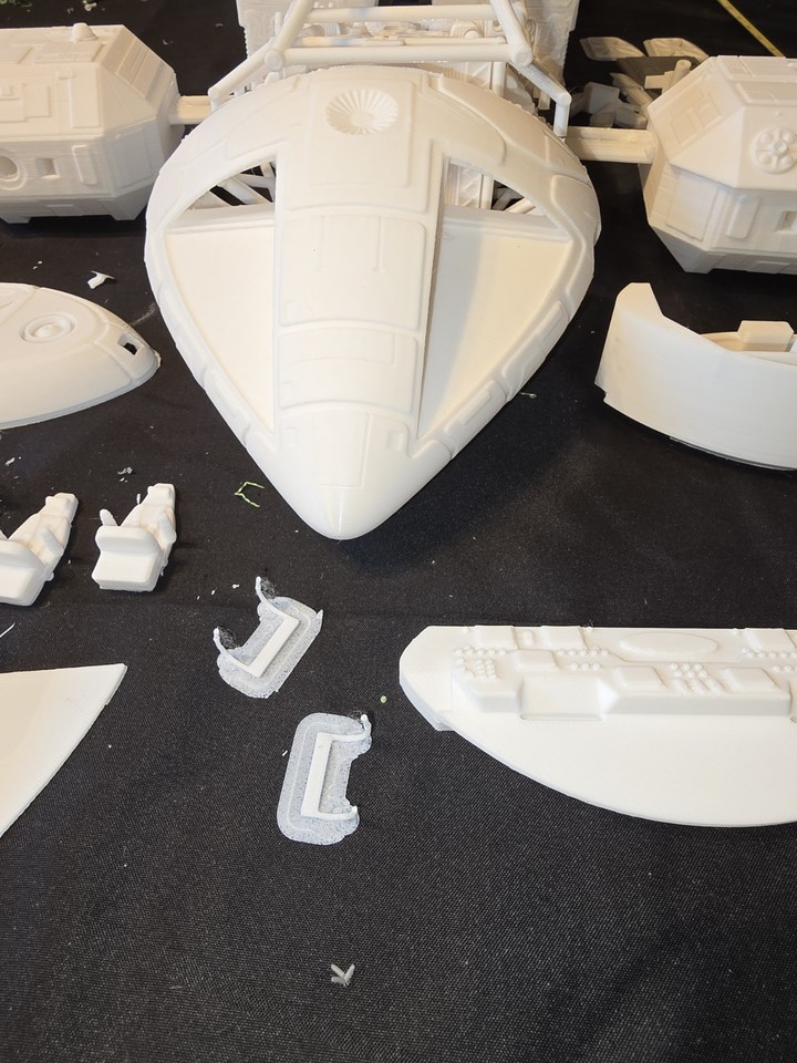 Space 1999 Eagle Transporter 1/32 Display Model Kit 35" Custom 3d ...