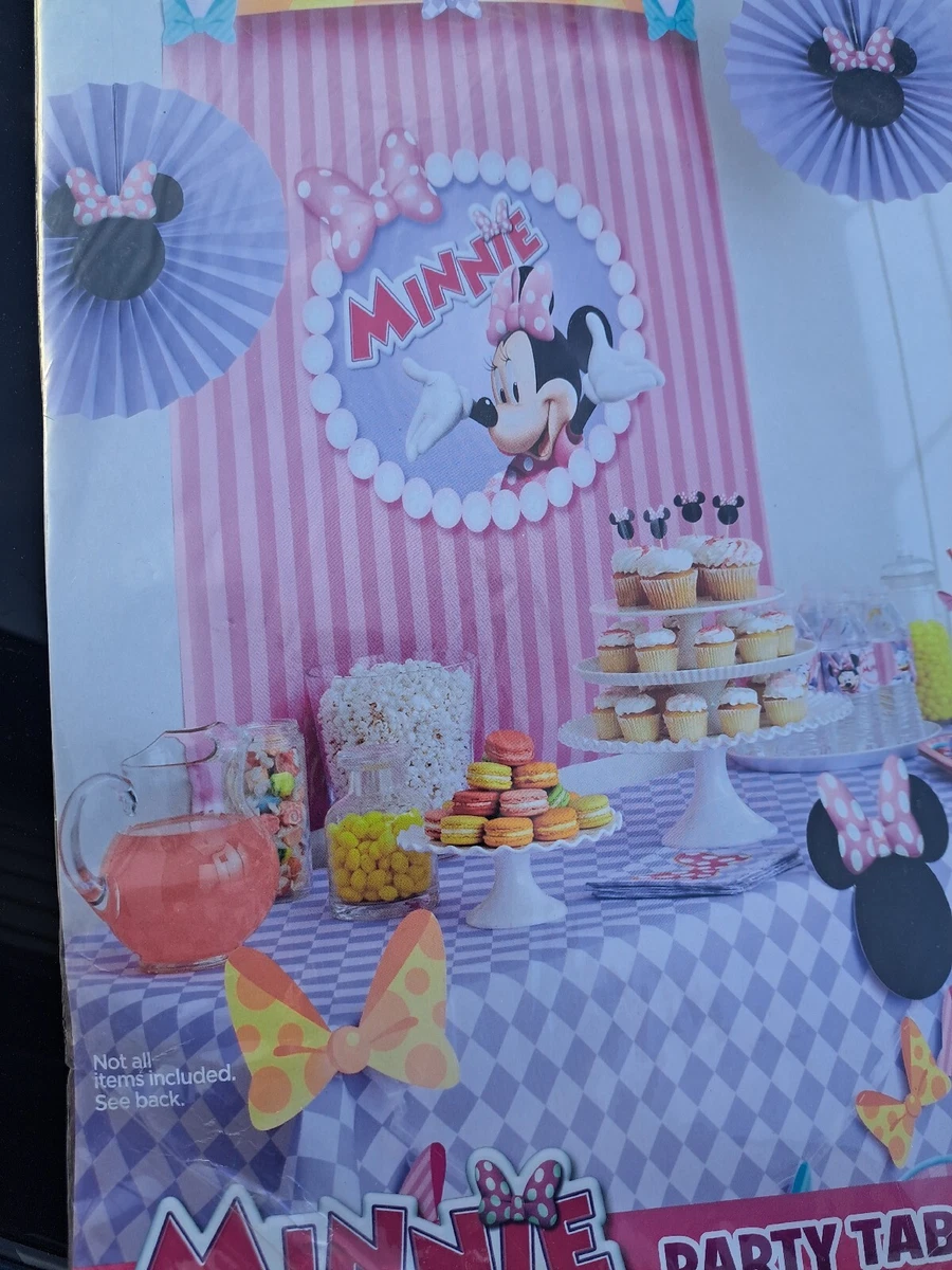 Minnie Mouse Party Table Setting