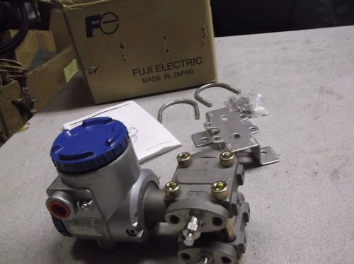 NEW Barton Instruments FKCG11V2-ADBYY-AA Pressure Transmitter Range 0 ...