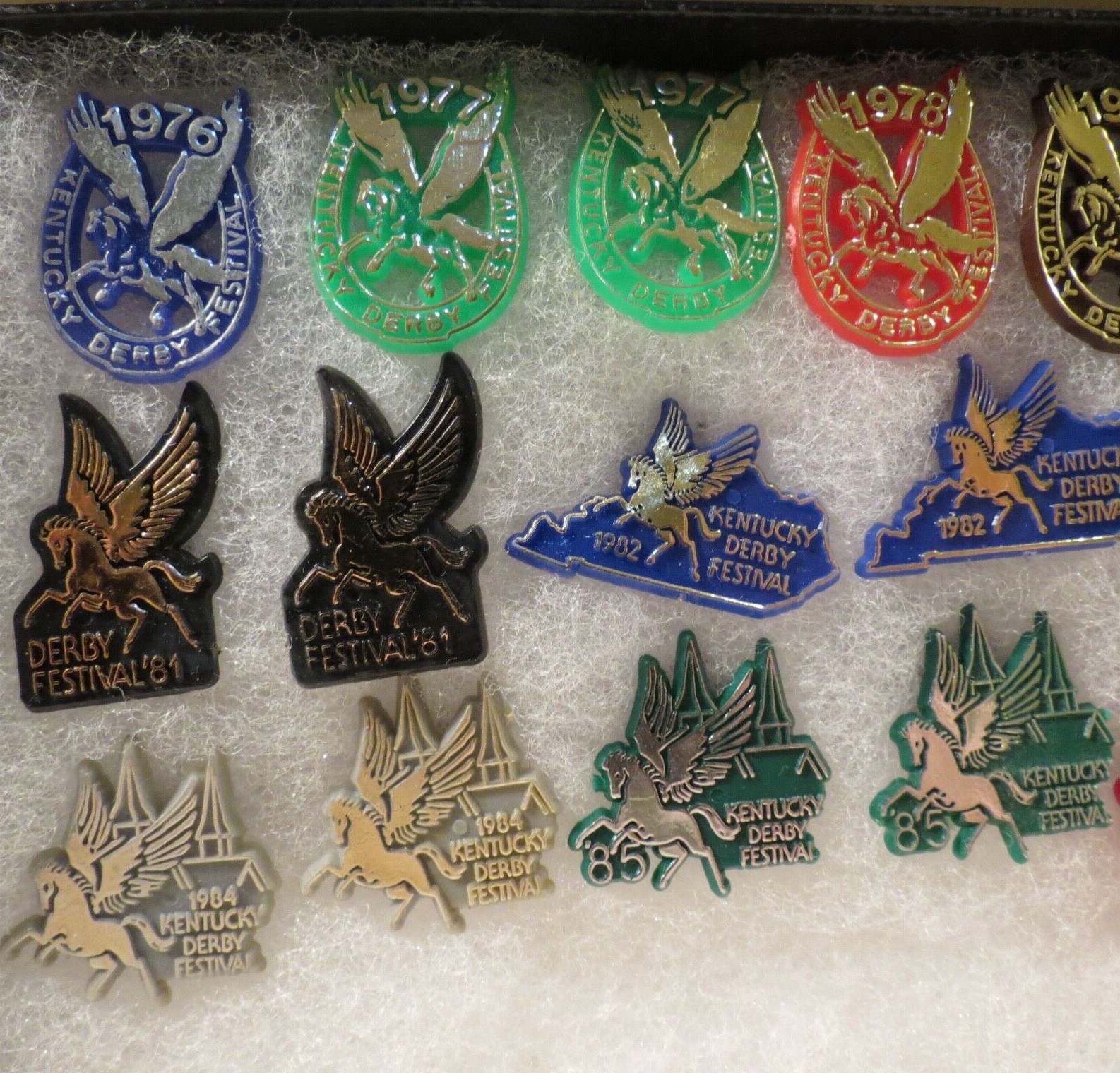 SET OF 19 KENTUCKY DERBY PEGASUS FESTIVAL PINS 1976 THROUGH 1986 MINT ...