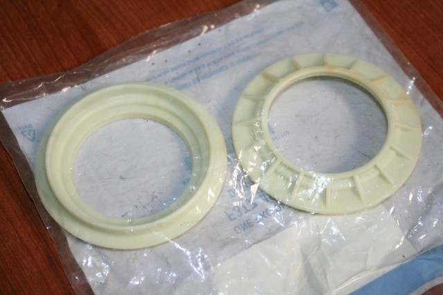 NOS Ford Rear Axle Oil Slinger Flange F3TZ-4859-B Qty.2 12-18 F150 05 ...