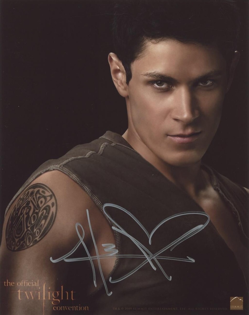 Pictures Of Alex Meraz Twilight Rock Cafe Alex Meraz Going Too Far