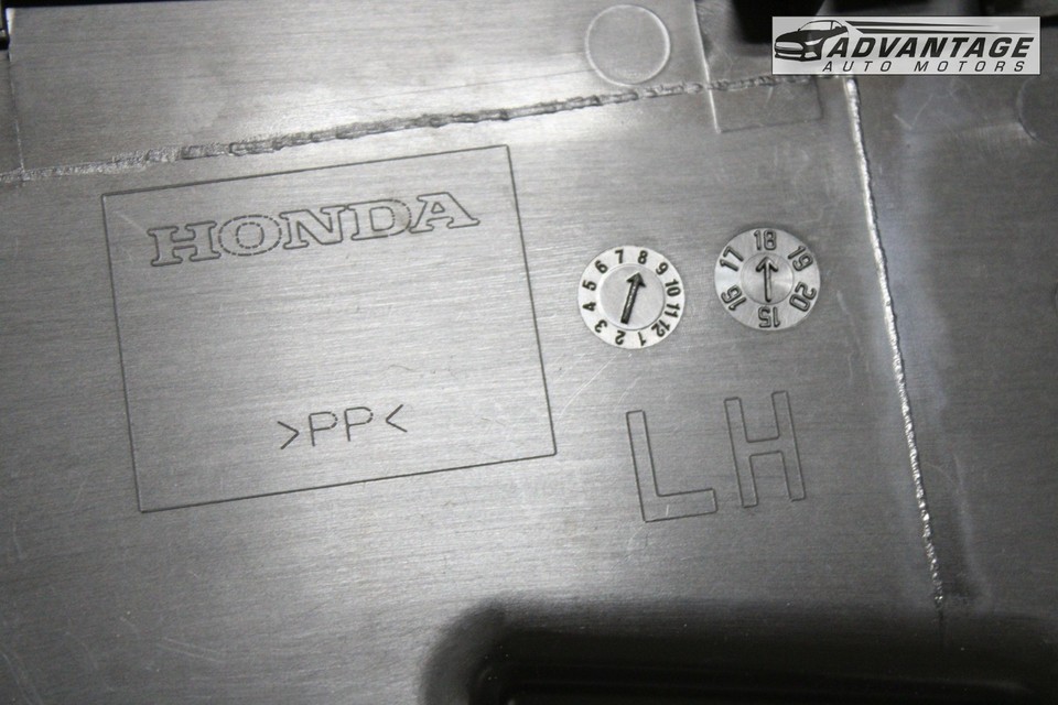 2017-2020 ACURA MDX REAR LEFT SIDE QUARTER PANEL ACCESS COVER TRIM CAP ...