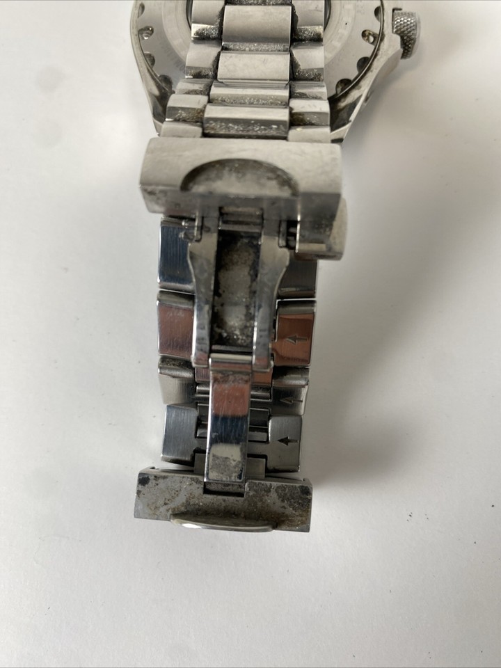 Invicta Reserve Pro Diver WR 300M Swiss Automatic Sapphire Damaged ...