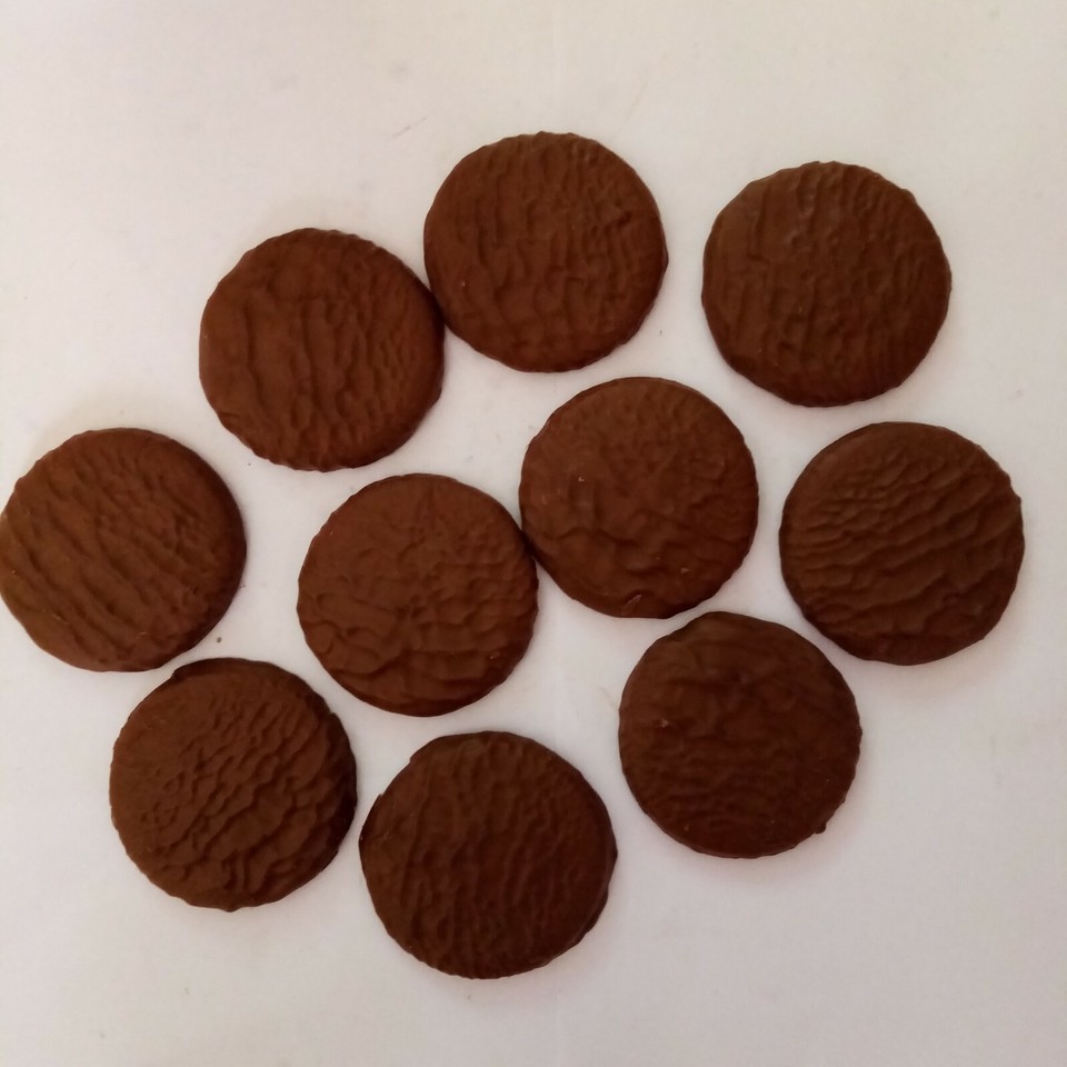 Kandos Choco Round Chocolate Coated Cookie Halloween Deco Cake Dessert ...