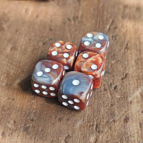 16MM Red and Grey Points D6 Dice Set Warhammers 40K Dungeons and ...