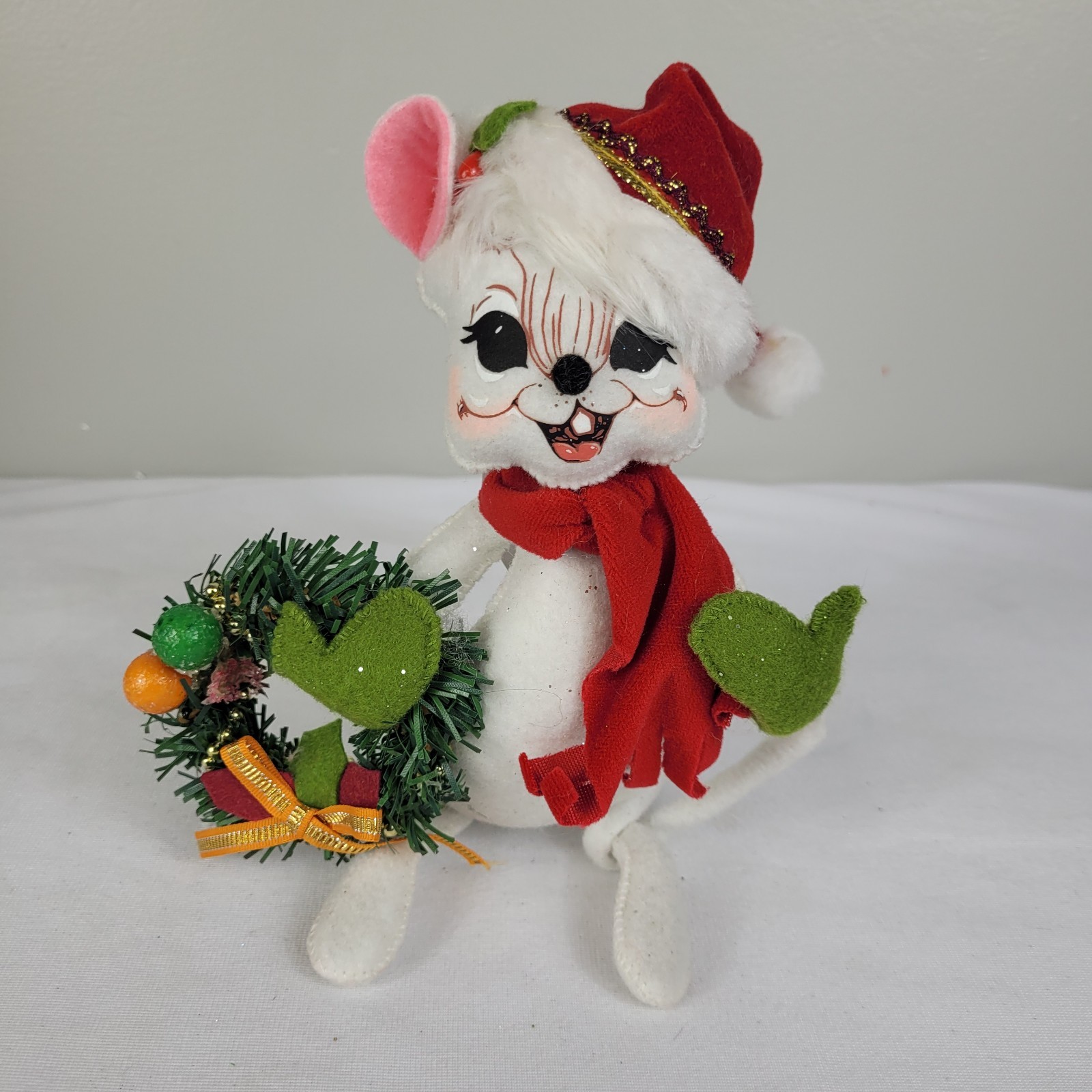 Annalee Christmas Mouse Doll 9” Santa Hat Red Scarf Wreath Decoration ...
