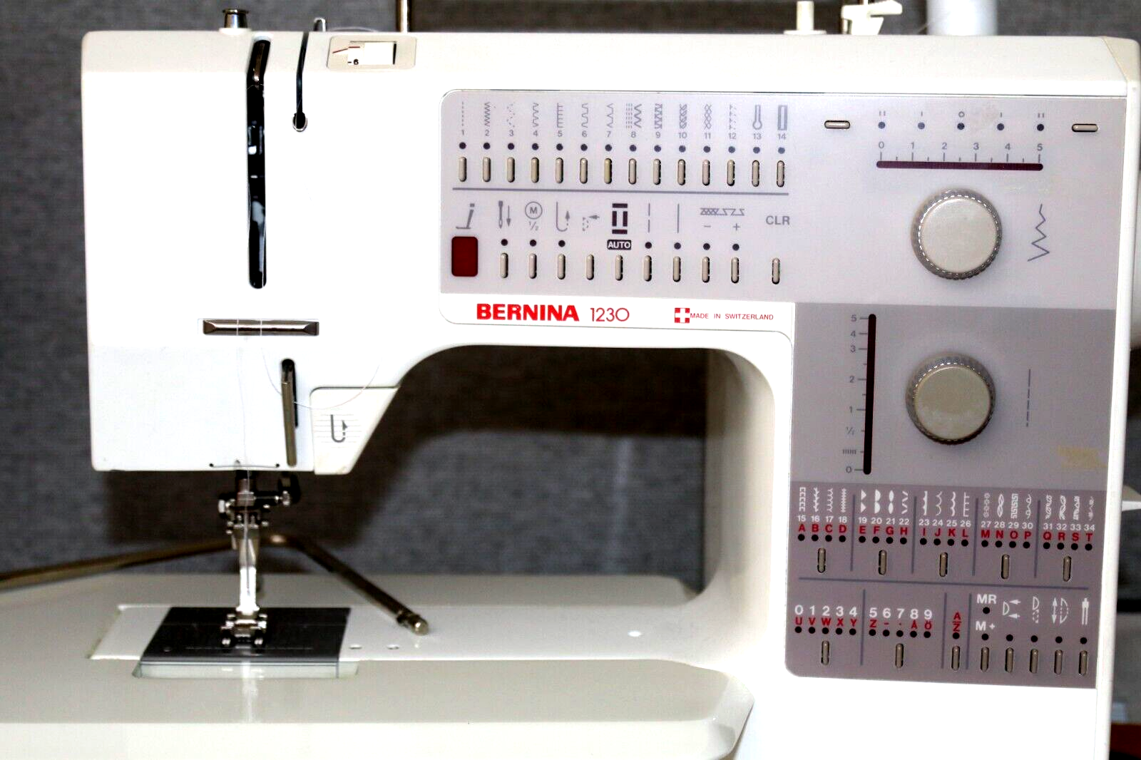 BERNINA 1230 Sewing Machine in EXCELLENT Condition! ~ COMPLETE with ...