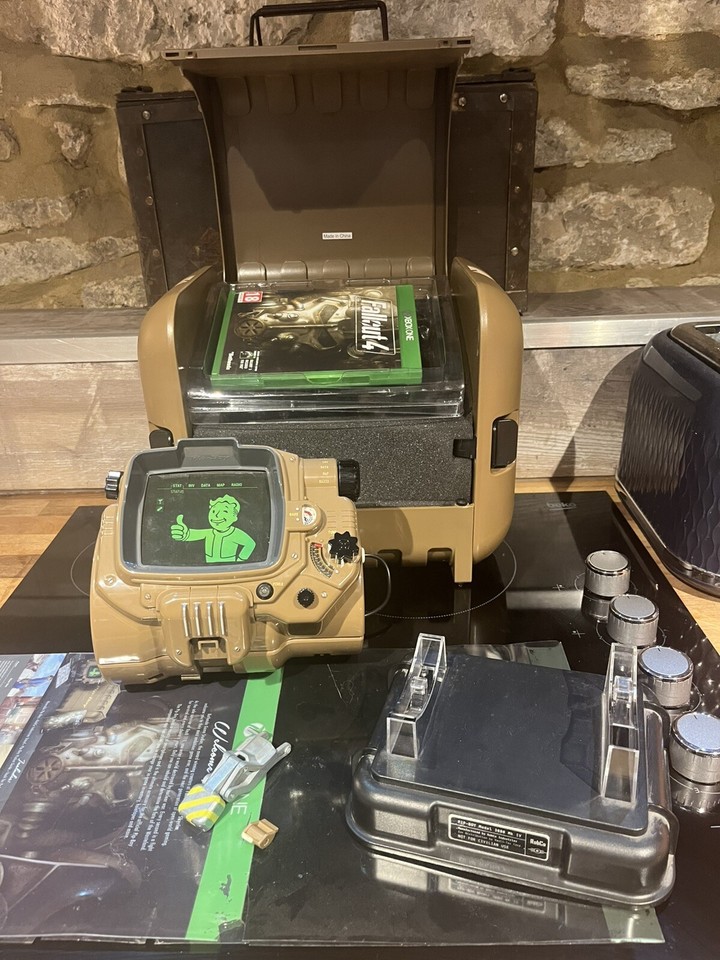 Fallout 4 Collectors Edition Xbox Pip Boy 3000 Mk IV Crate Box Custom ...