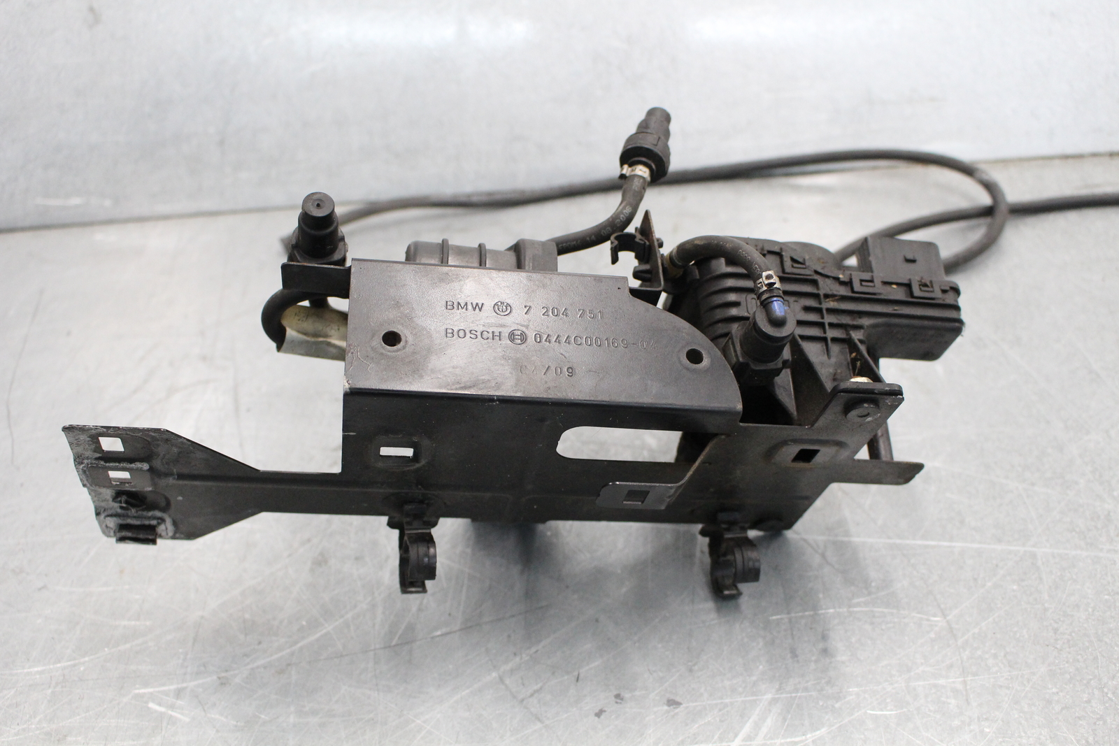 2009-2013 BMW E90 335d M57 Diesel Exhaust Fluid DEF SCR Transfer Pump w ...