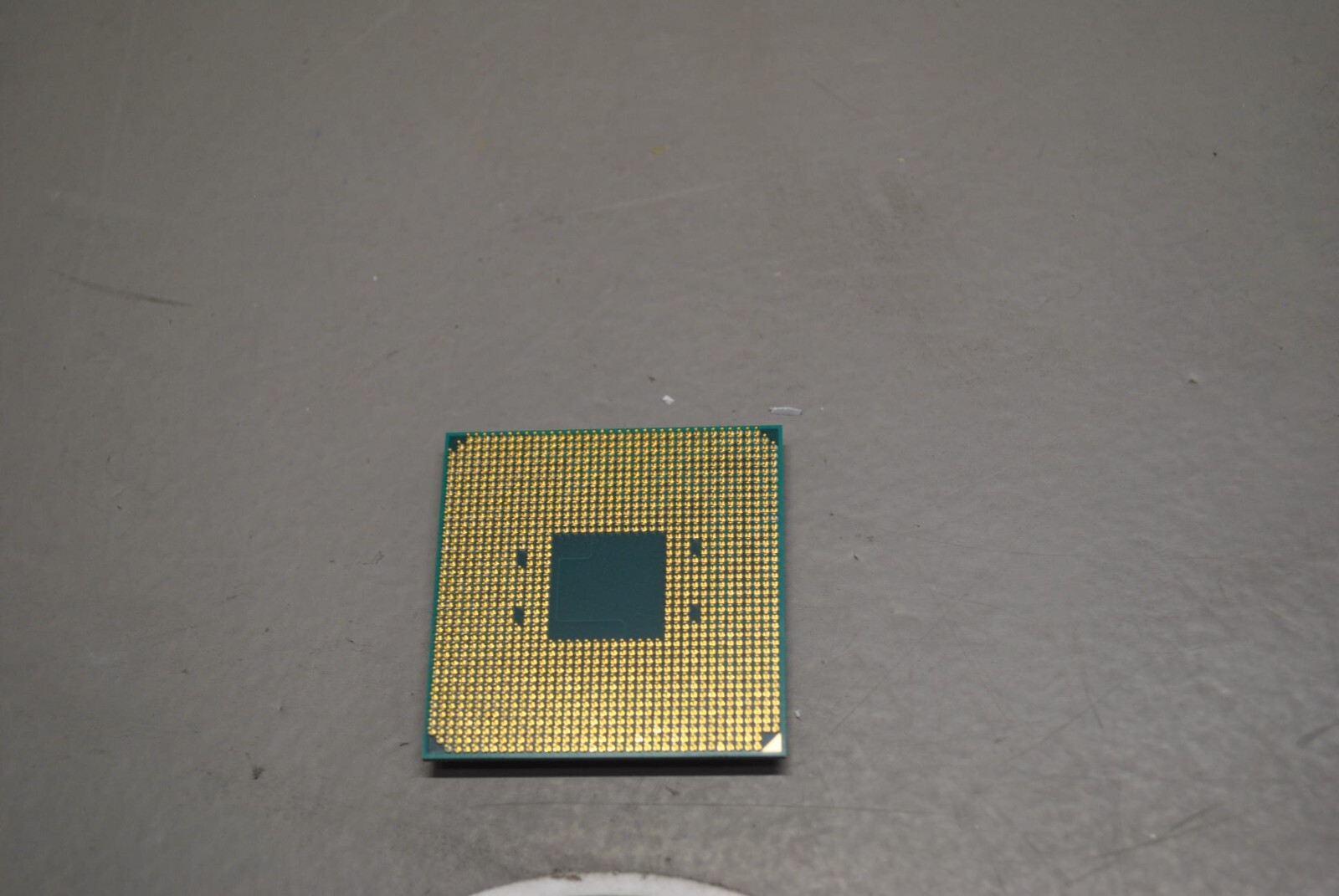 AMD Ryzen 5 PRO 2400G 3.6 GHz CPU quad-core AM4 Processor FREE SHIPPING