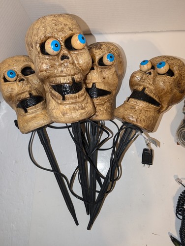 HALLOWEEN BLOW MOLD SKULL GOOGLY EYES Lights String Of 5 FREAKY Head ...