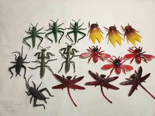 16 Pcs LOT Plastic/PVC 2-Inch BUGS/INSECTS Dragonfly Grasshopper Mantis ...