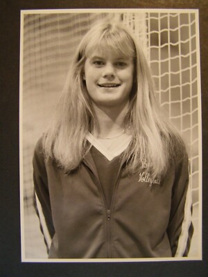 Glossy Press Photo Jennifer Bates Bentley College Volleyball Player | eBay