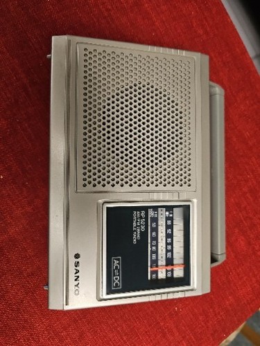 VINTAGE SANYO RP 5230 PORTABLE RADIO 2 BAND TESTED RARE! | eBay