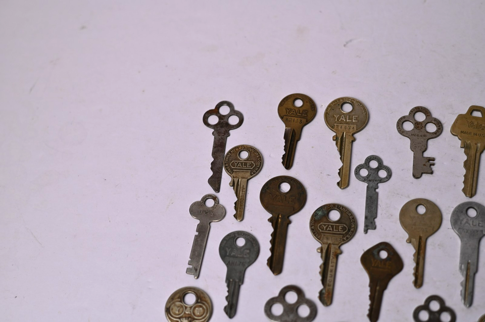 Yale Cut Key Lot of 44 - Locksmith | eBay