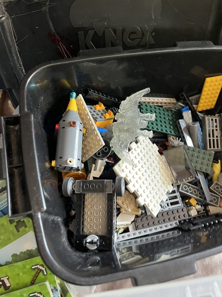 Lego Lot few lbs and several sets , booklets MINECRAFT Mixed Sets Loose ...