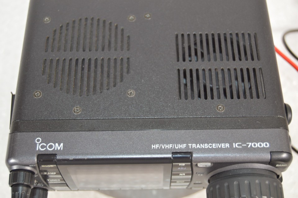 Icom IC-7000 HF/VHF/UHF All Mode Transceiver 100W 50/144/430MHz Tested ...