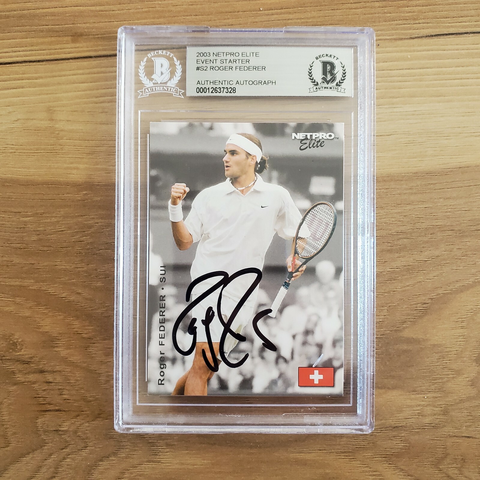 Roger Federer Autographed Memorabilia | Signed Photo, Jersey ...