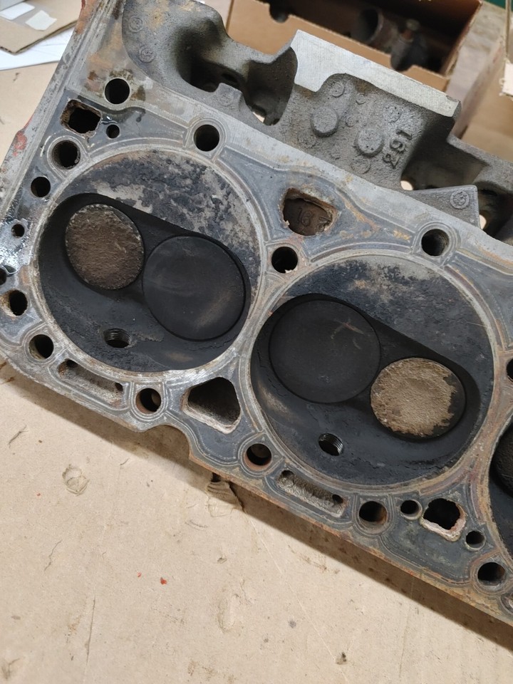 1968 69 Small Block Chevy SBC Z 302 327 2.02/1.60 Hi Perf. Hump Head ...