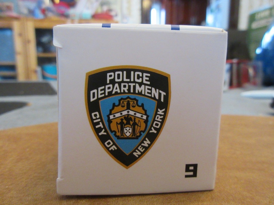 1:64 New York City Police Department NYPD 596 Chevy Express ESU Van ...