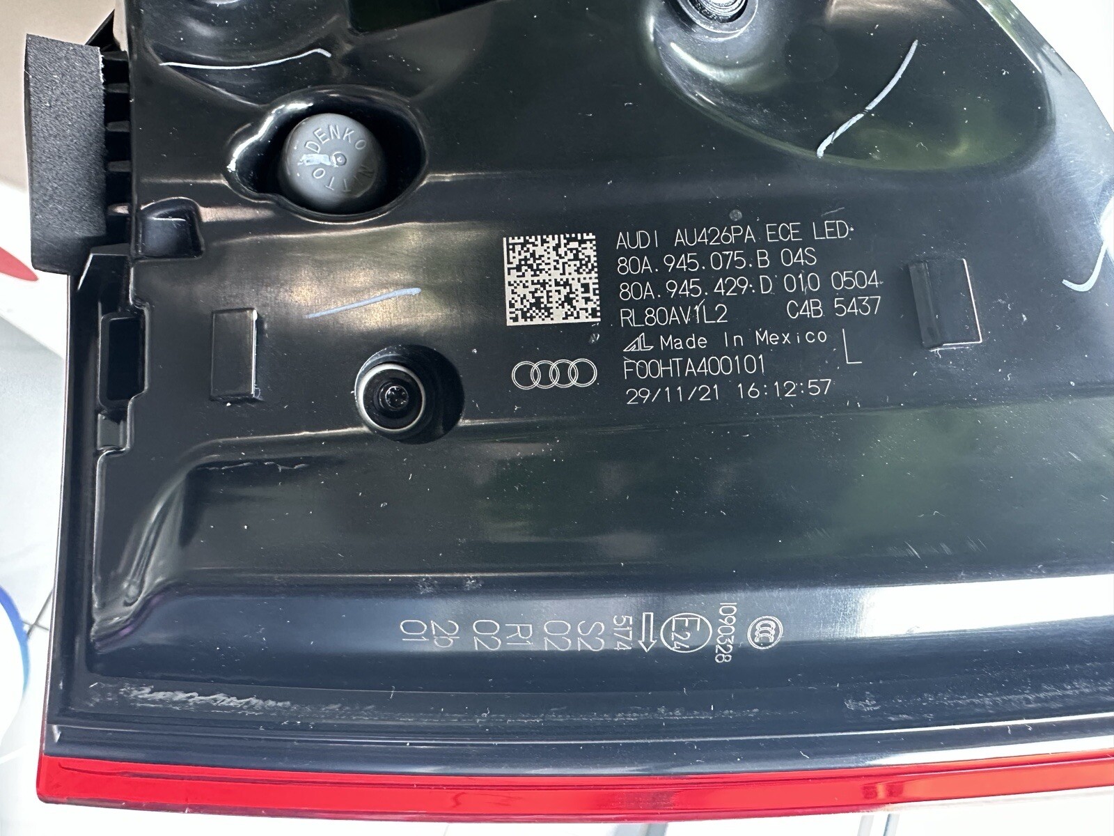 AUDI Q5 80A SPORTBACK REAR RIGHT TAILLIGHT 80A945075B Genuine Original ...