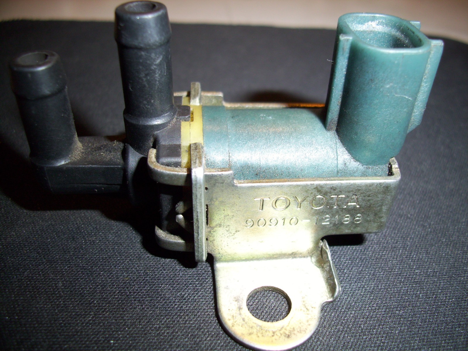 1998-01 LEXUS GS300 OEM VACUUM SWITCH VALVE 90910-12188 or 90910-12243 ...