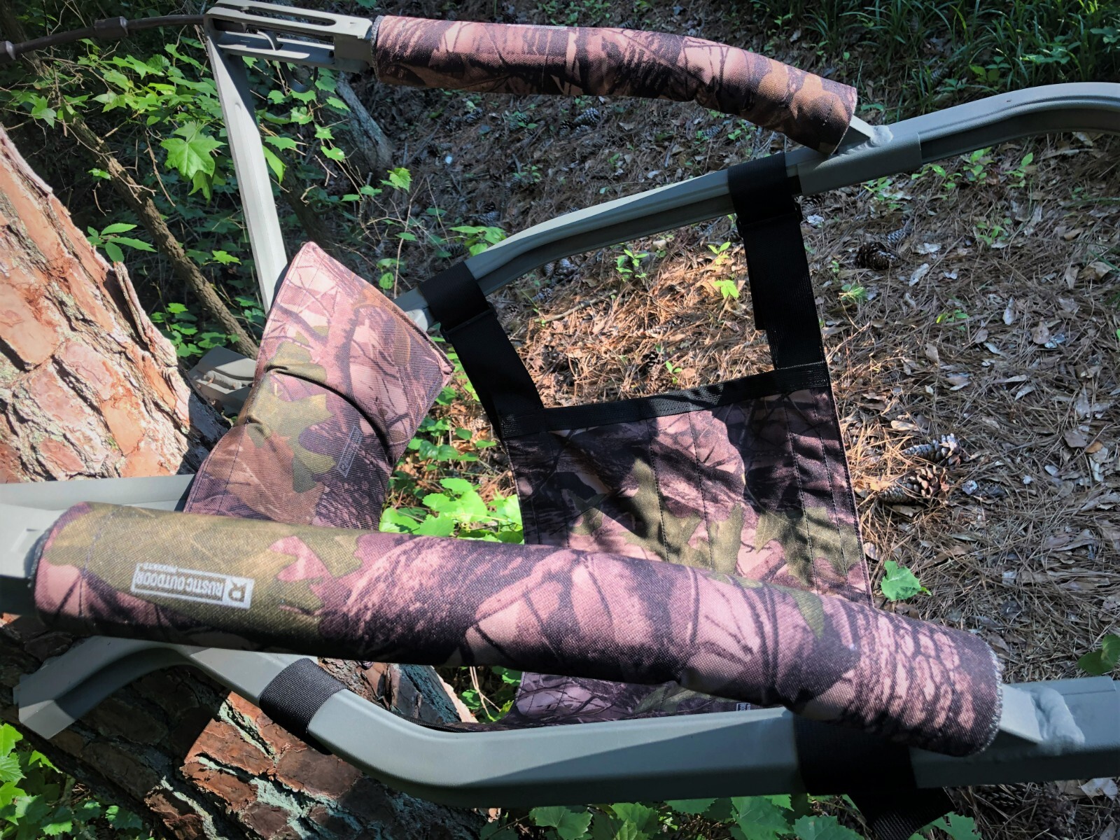 Rustic Outdoor Universal Treestand 21" x 14" SEAT-Plus two FREE Arm ...