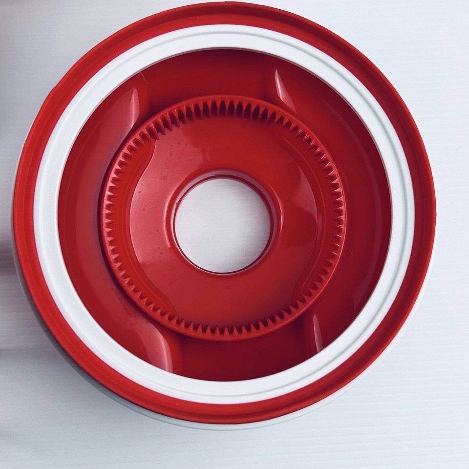 Tupperware Speedy Chef Red 1.35L Whisk Whip And Mix Hand Operated Mixer ...
