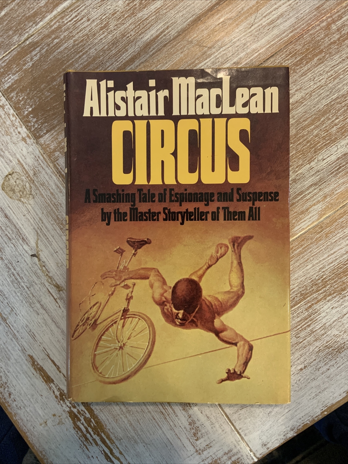 Circus by Alistair MacLean (1975, Hardcover) - DJ 9780385110037| eBay