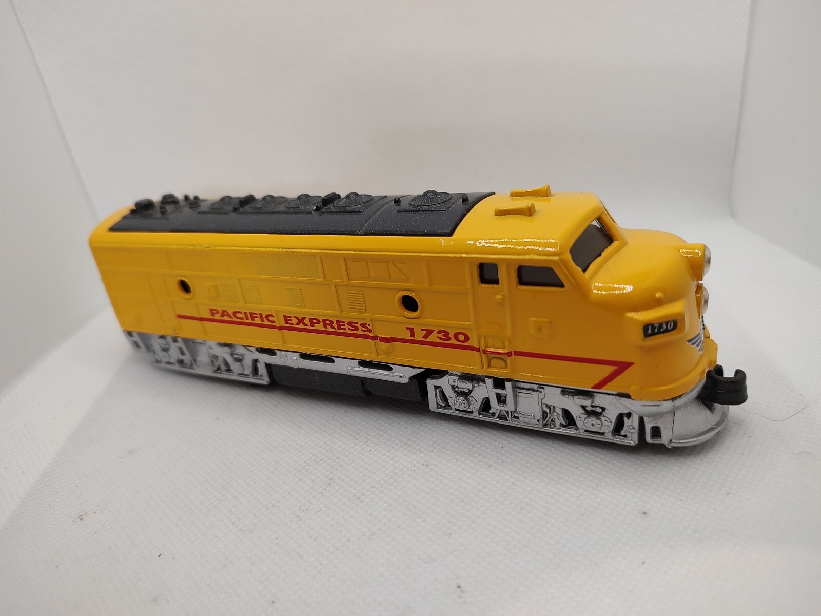 Vintage PACIFIC EXPRESS 1730 Pull Back TRAIN Locomotive Engine TOYSMITH ...