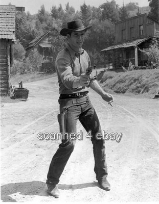 ROBERT FULLER LARAMIE ACTION 8X10 PHOTO 526 | eBay