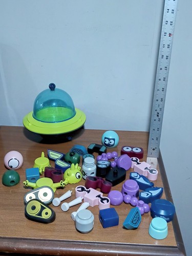 Magnet Robot Toy Sci Fi Complete In Box - Monster Magnetic Ufo Space ...