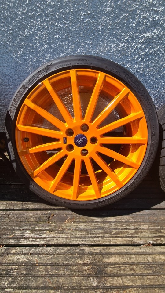Ford Focus RS 19" Alloy Wheels In ST orange With Michelin Pilot Sport ...