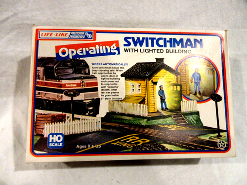 Life Like HO Scale Operating Switchman w/Lighted Building #8203 in ...