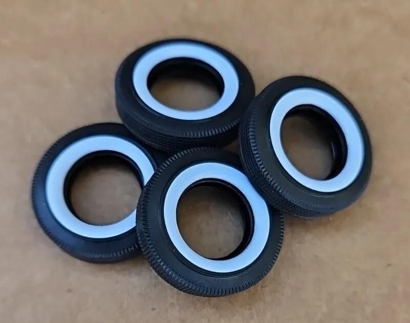 AMT 1/25 1934 FORD PICKUP CUSTOMIZING KIT 2 SETS OF WHEELS AND ...