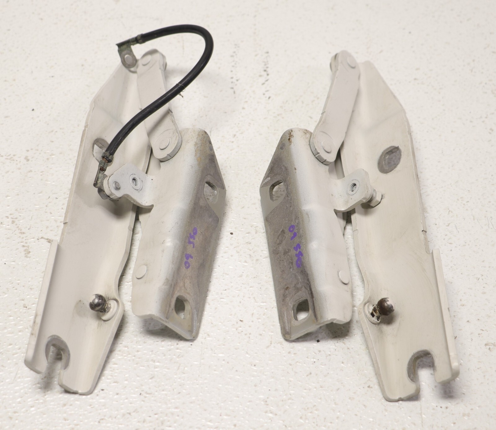 Both Sides Hood Raiser Mechanism Hinge Holder Frame Bracket OEM BMW E60 ...